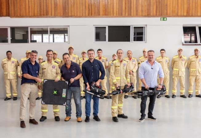 Corpo de Bombeiros de Fazenda Rio Grande recebe nova viatura e equipamentos operacionais ...